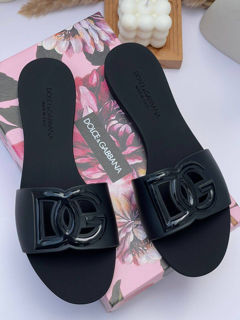 D&G Slippers – Top's World Fashion